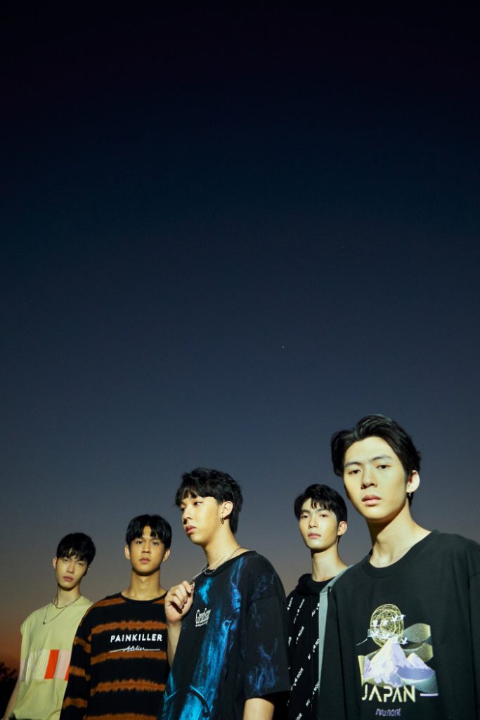 ‘นี่เรากำลังทำอะไรกันอยู่’ คำถามกระแทกใจ จาก “FOOL STEP” ซิงเกิลใหม่ที่ได้ ‘โฟร์ – ปู๋ วง HENS ...